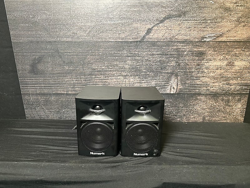 Numark N-WAVE 360 Studio Monitor(Pair) (Charlotte, NC) | Reverb