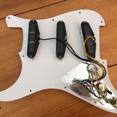 Stratocaster Electric Guitar Loaded Scratchplate White 3 Ply | Reverb