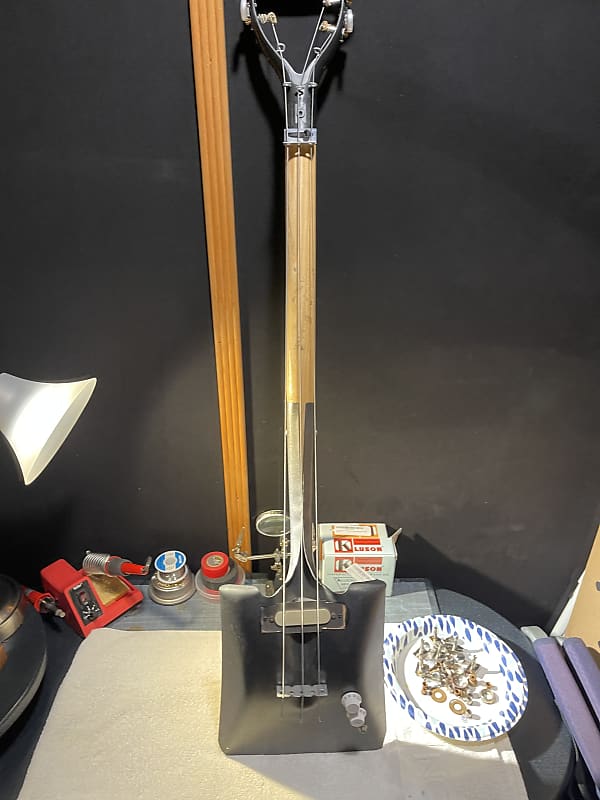 Crucible L.A’s 3 string Shovel Bass/Guitar 2024 - Custom | Reverb