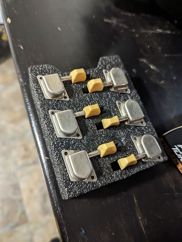 Fender Japan F Style MG-69 BECK Mustang tuning machines | Reverb