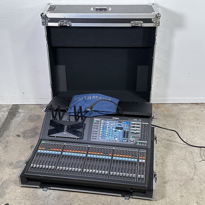 Yamaha QL5 64-Channel Digital Audio Mixing Console w/ Travel | Reverb
