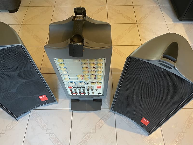 Fender Passport P250 w/ Wireless System and Microphone | Reverb