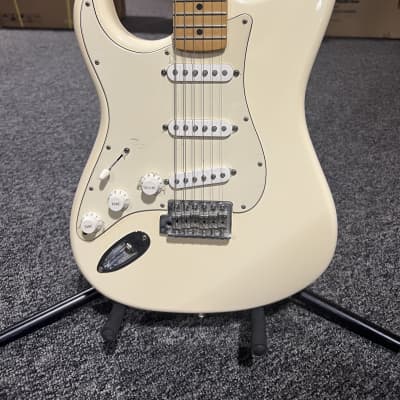 Fender Stratocaster 2000’s Hendrix- Cream - Excellent | Reverb