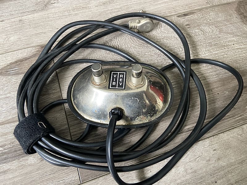 Fender 2 button footswitch, Vibrato/Reverb, 099-4058-000 | Reverb