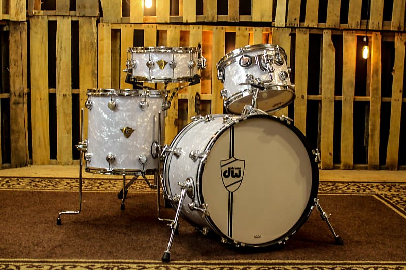 DW Classics Series Drum Set, Classic Marine Finish 14x20, | Reverb