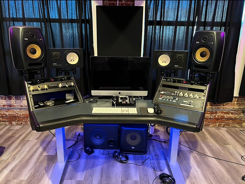 Argosy Halo Base Workstation Desk with IsoAcoustics Aperta | Reverb