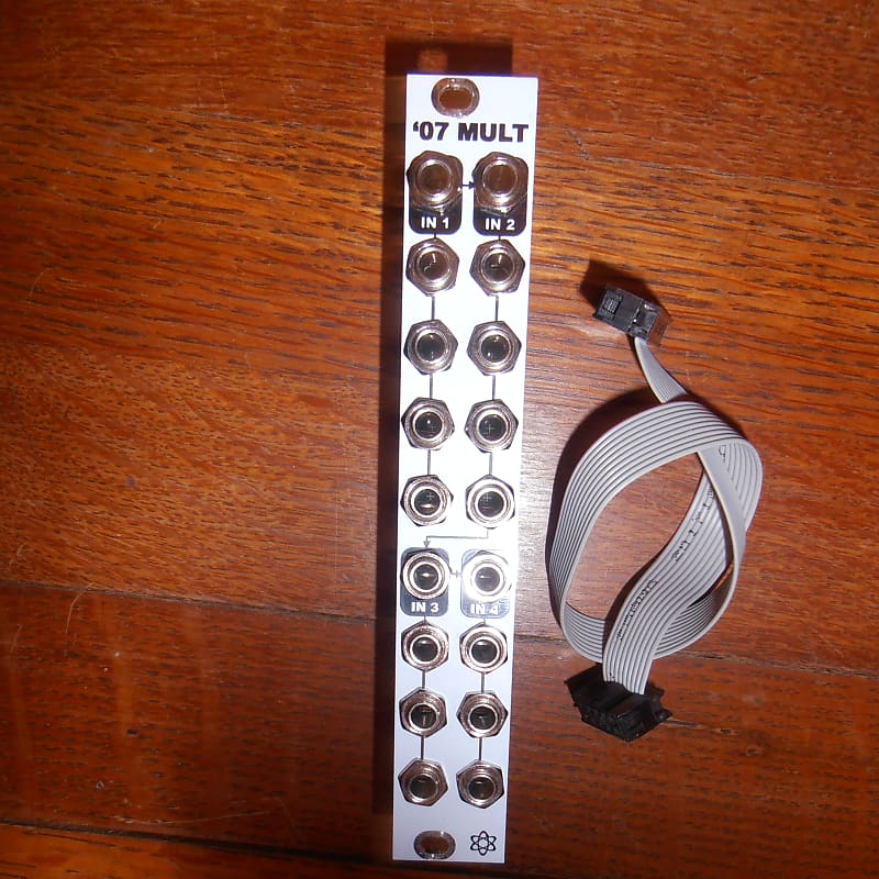 Synthrotek MST 07 Buffered Mult | Reverb