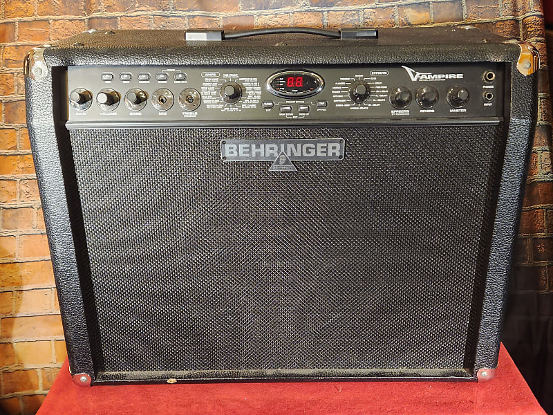 Behringer Vampire LX112 Guitar Combo Amp With Footswitch | Reverb