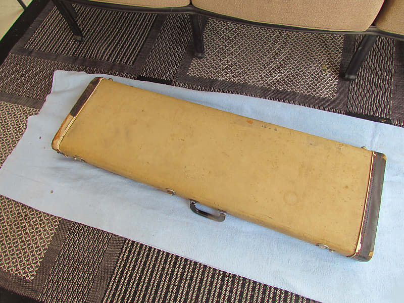 1963 Fender Bass Case Vintage White Tolex Fender Bass Case | Reverb