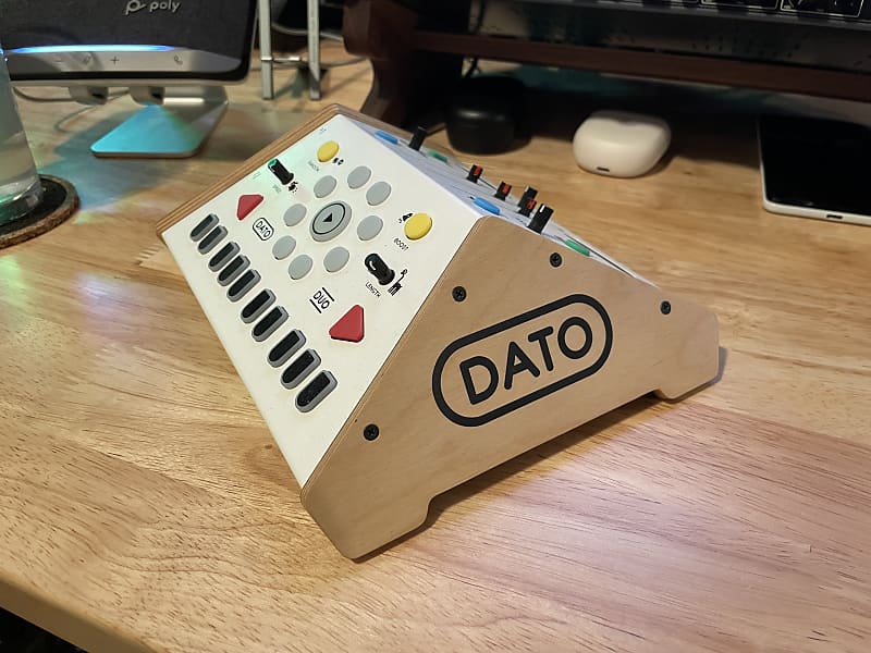 Dato Duo Synthesizer | Reverb