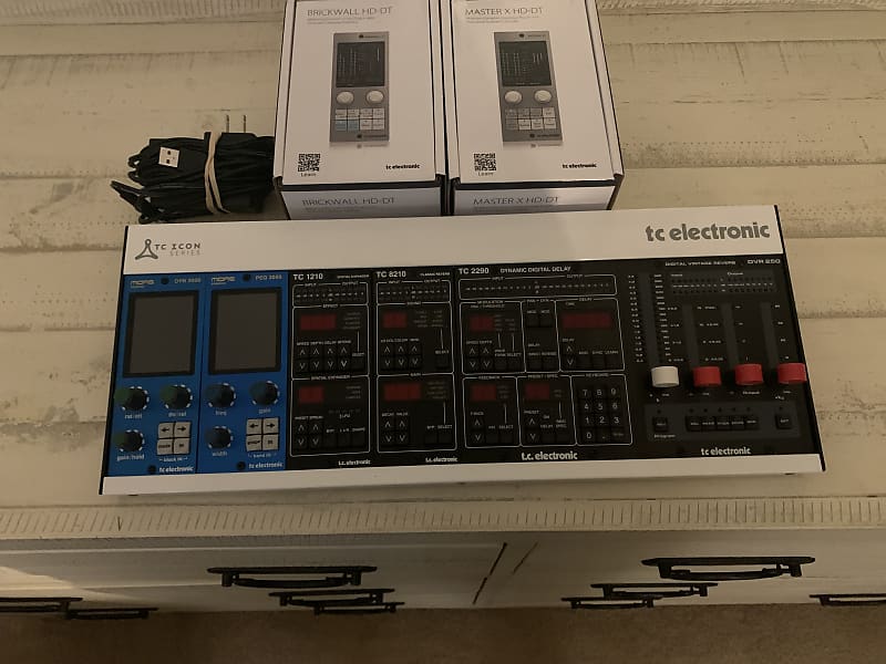 TC Electronic Icon Series Dock 2022 - White | Reverb