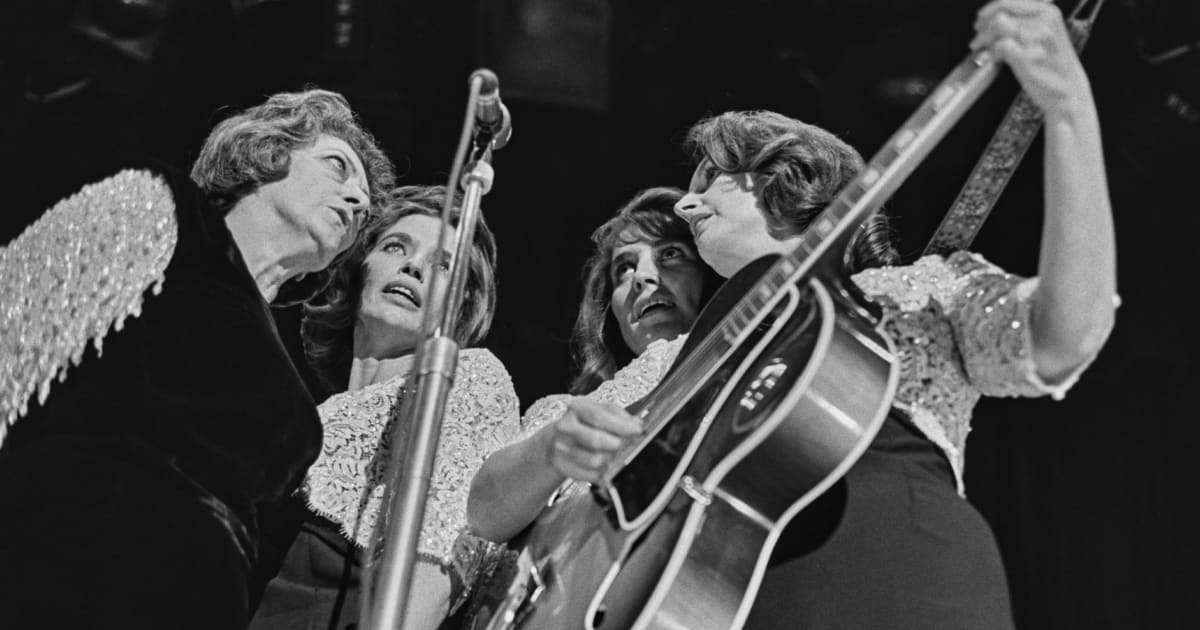 The Far–Reaching Influence of Guitarist Mother Maybelle | Reverb News