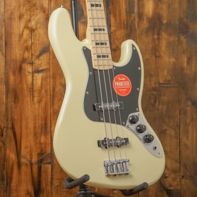 Squier Affinity Series Jazz Bass Laurel Fingerboard | Reverb Canada