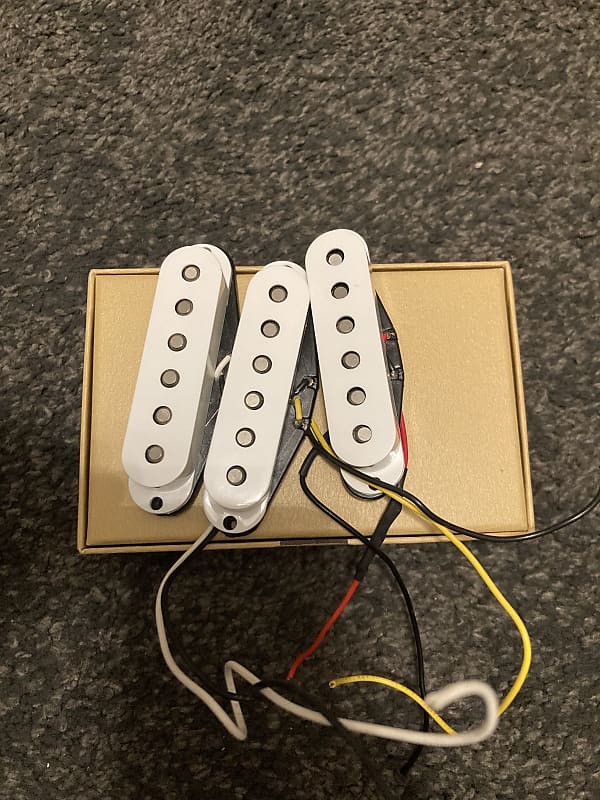 Fender Player series Stratocaster pickups | Reverb UK