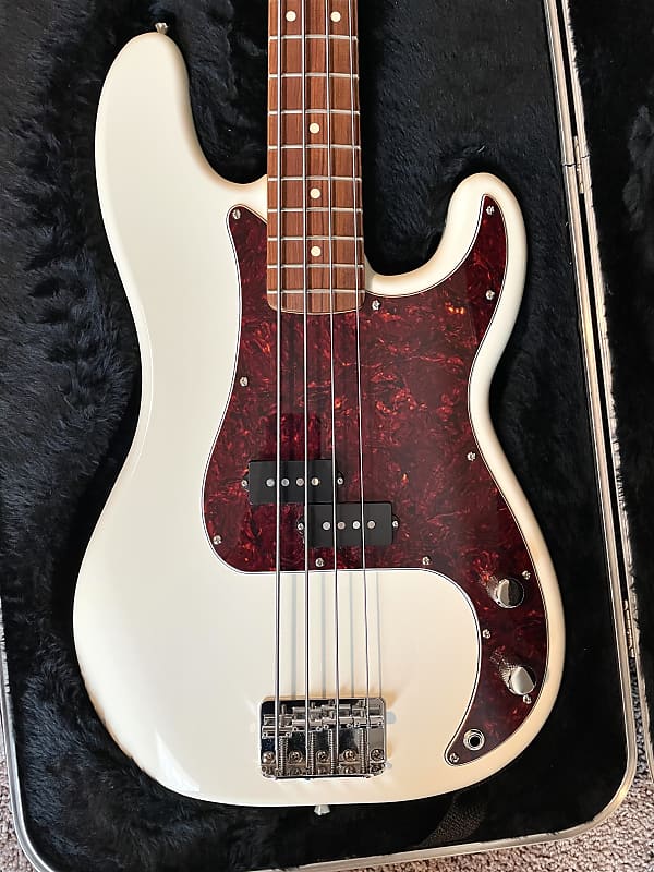 Fender Precision Bass | Reverb