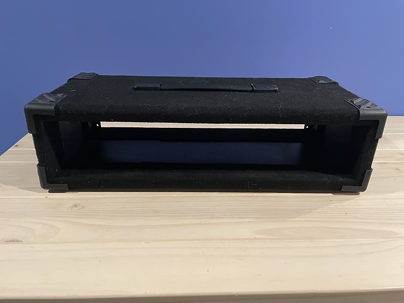 Fuzzy 2U case - Black | Reverb