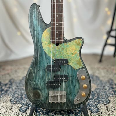 Offbeat Guitars Roxanne P2 32" Medium Scale Bass in Deep | Reverb