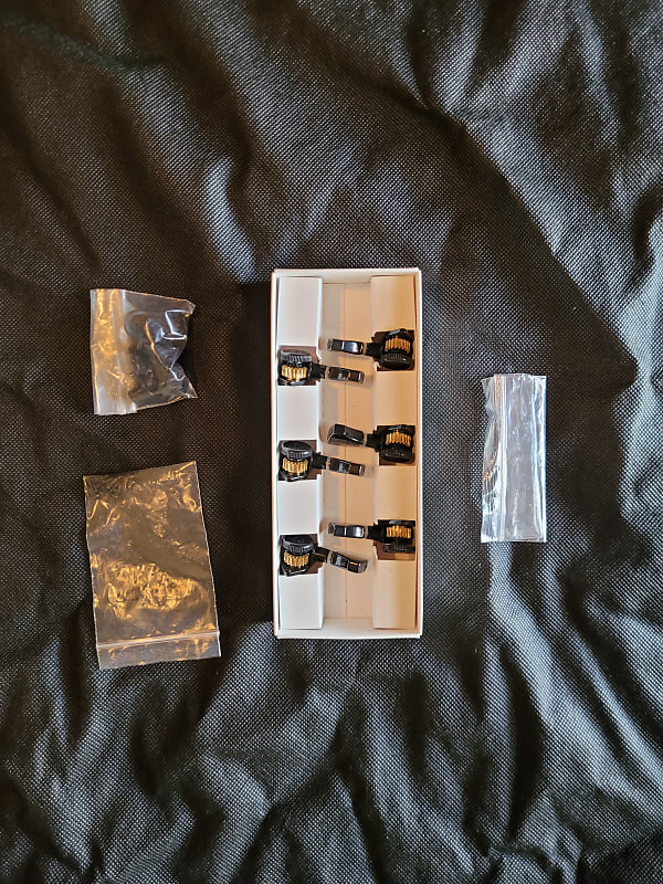 Hipshot BLACK 6-InLine Grip-Lock Non-Staggered | Reverb Australia