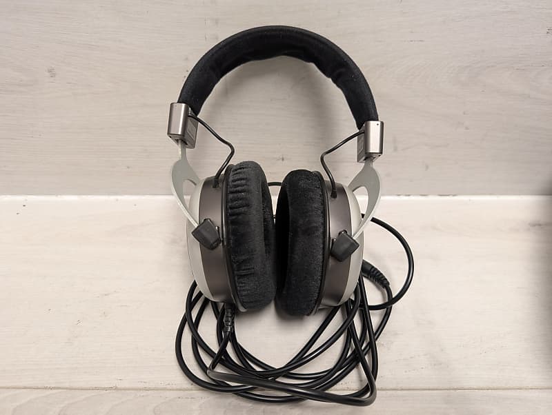 Beyerdynamic T70 Tesla Studio Closed-back Headphones | Reverb