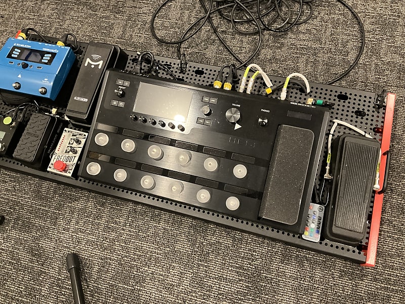 Line 6 Helix Floor Multi-Effect and Amp Modeler 2015 - | Reverb