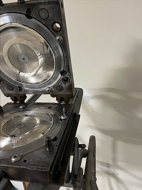 Finebilt (RARE) 7” Vinyl Record Book Mold 1960 - Metal | Reverb