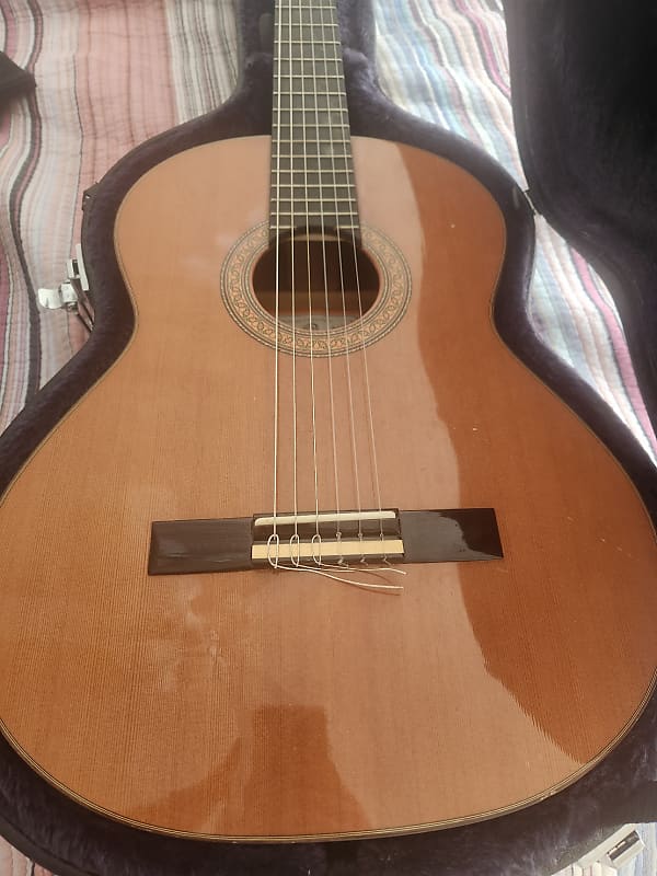 Ramirez R1 Classical Guitar | Reverb