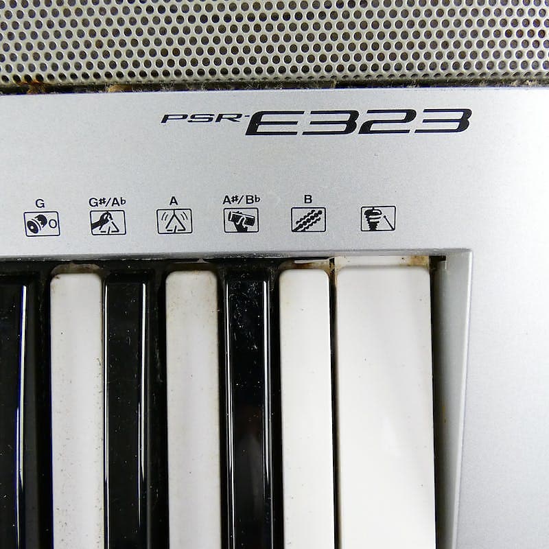 Used Yamaha PSR-E323 W/PWR Keyboards 76-key | Reverb