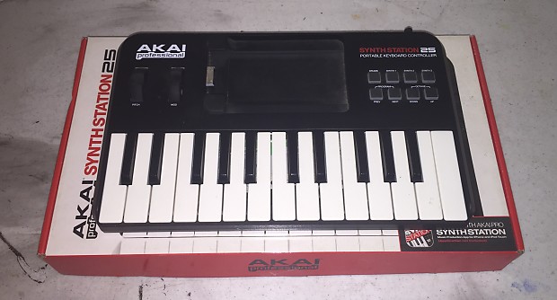 Akai SynthStation 25 Portable Keyboard Controller Portable | Reverb