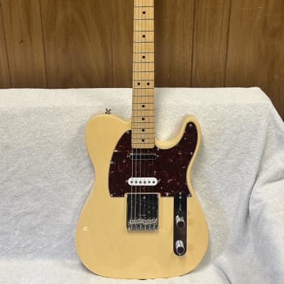 Fender Deluxe Nashville Telecaster with gig bag | Reverb