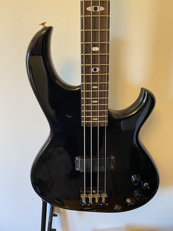 Aria Pro 2 SB 1982 - Black and Gold | Reverb
