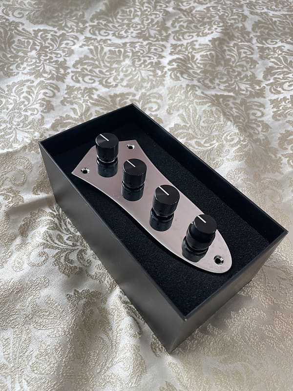 Sadowsky VTC Onboard Bass Preamp 4-Knob | Reverb
