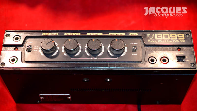 Boss DM-100 chorus analog delay | Reverb