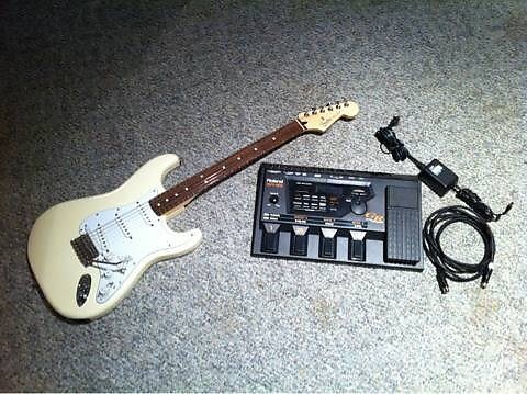 Fender Roland Ready With GR33 Synth Fender Roland Ready GR-33 | Reverb