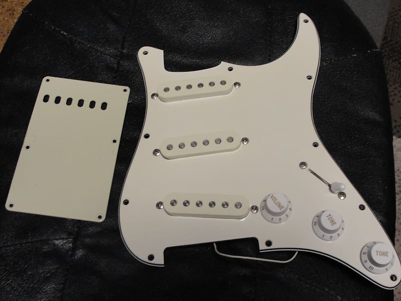 Fender Squire Stratocaster MIJ FuiGen Pickguard 1984-'87 - | Reverb