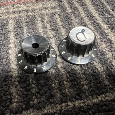 2 DeArmond Knobs - Black | Reverb
