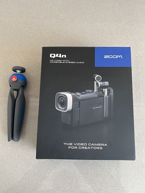 Zoom Q4n HD with stand, EXCELLENT CONDITION | Reverb
