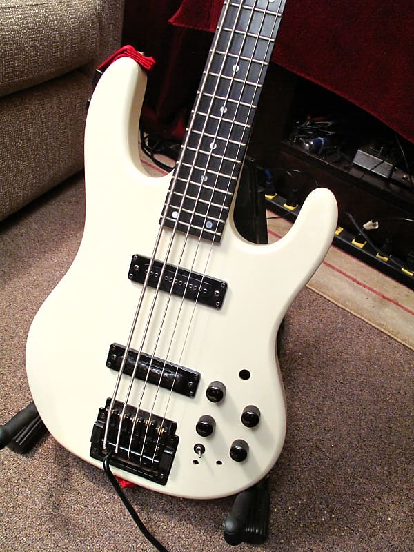 Carvin LB75 5 String Bass Kahlor Whammy Bar 1989 White | Reverb