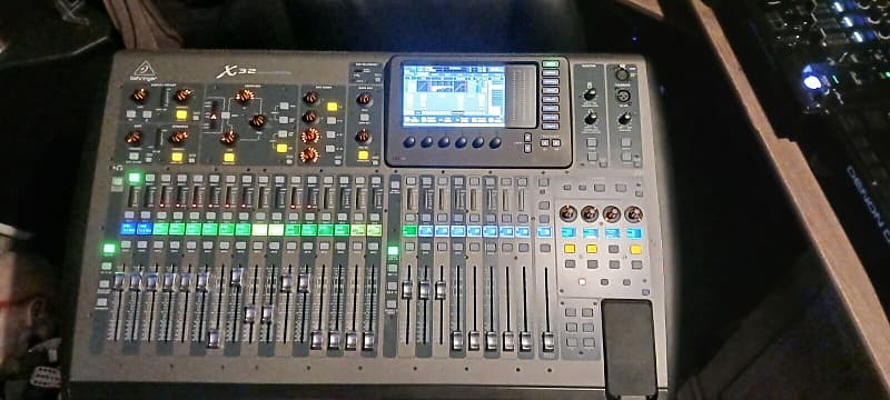 Behringer X32 40-Channels Digital Mixer (000-ASF02-00010) | Reverb