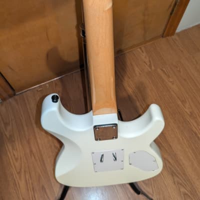 Left-Handed Sawtooth ST-M24 | Reverb