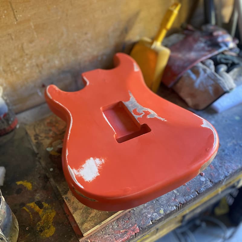 Stratocaster Body, Nitro paint, Fiesta red relic, 100% | Reverb France