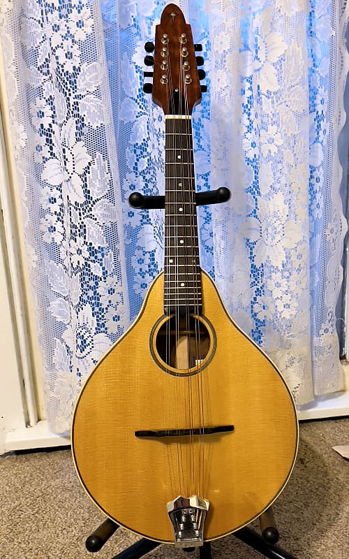 Left-handed Richard Beard Celtic mandolin 2021 - Natural | Reverb