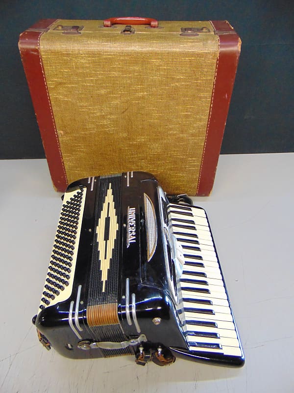 Universal 41-Key 120-Bass Accordion with Hard Case | Reverb