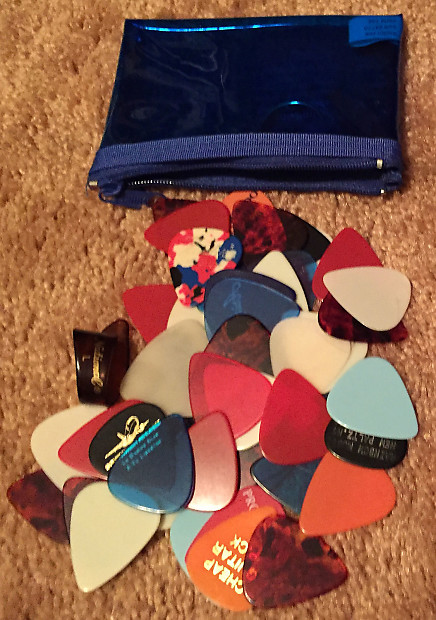 Zipper Pouch of 55 Guitar Picks - Various Shapes & Gauges | Reverb UK