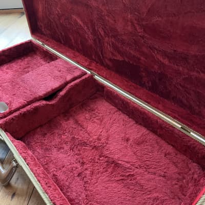 Road Runner Tweed rectangular Strat-style hardshell case | Reverb