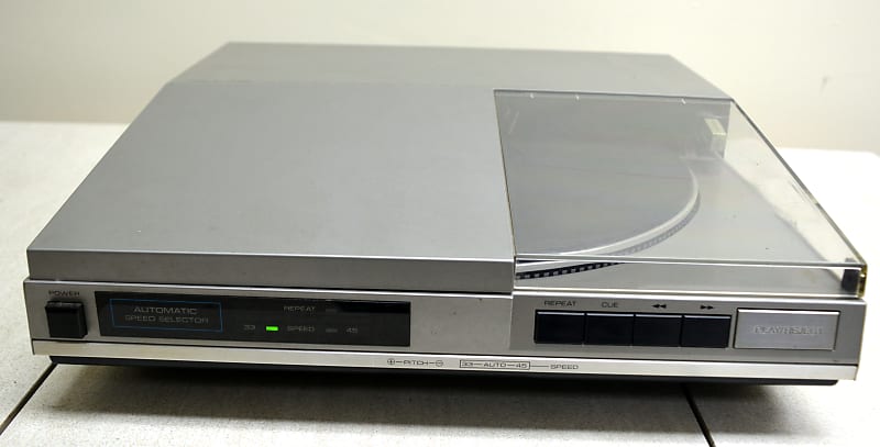 Realistic LAB-2200 Linear Tracking Logic Controlled Automatic | Reverb