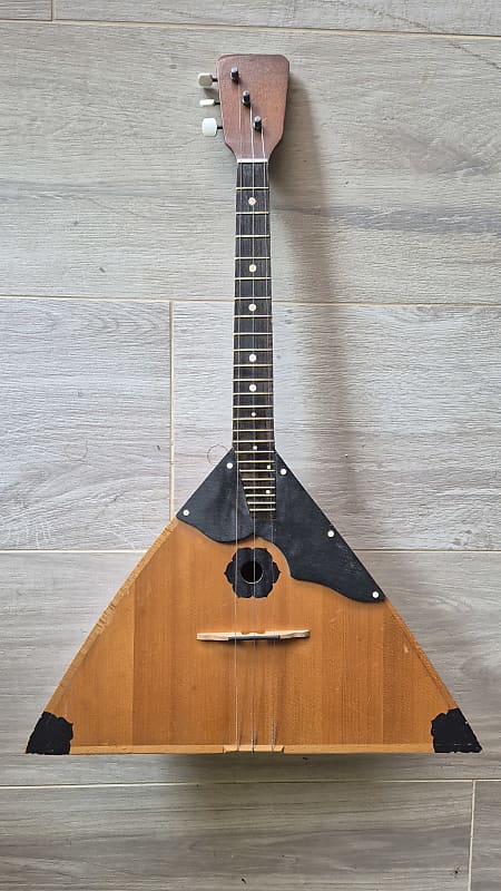 Sound Design with a 3 string guitar made in 1975 | Reverb