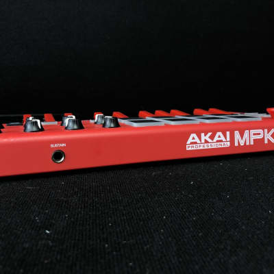 Used AKAI Professional MPK Mini Compact Keyboard & Pad | Reverb
