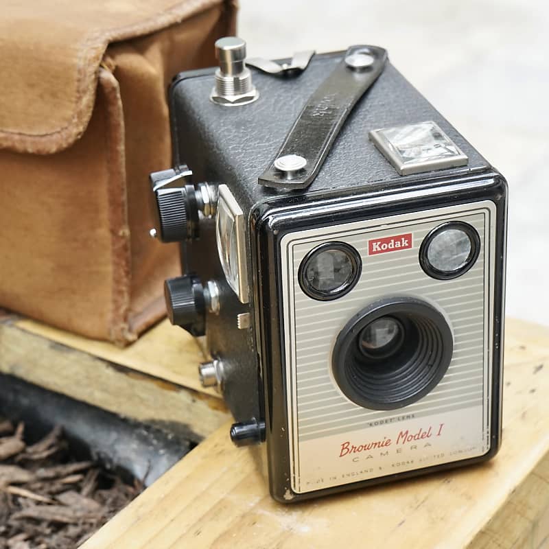 Mike Rivers Guitars Brownie Camera Fuzz | Reverb UK