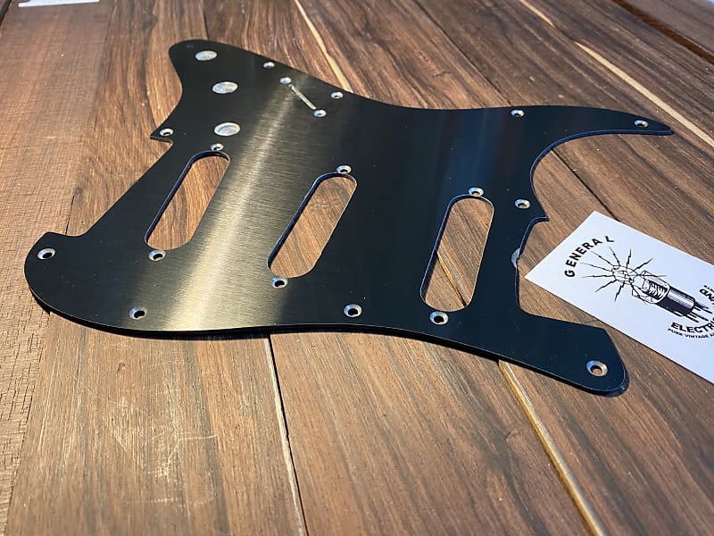 General Vintage Tone Stratocaster Left hand pickguard | Reverb France