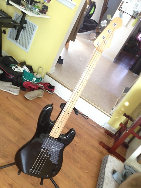 Fender Roger Waters Precision Bass 2011 Black | Reverb